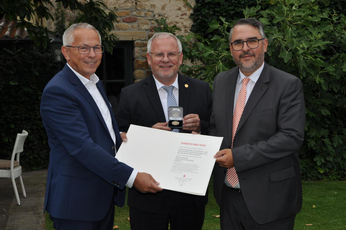 Großer Dank für Engagement in der Sparkasse